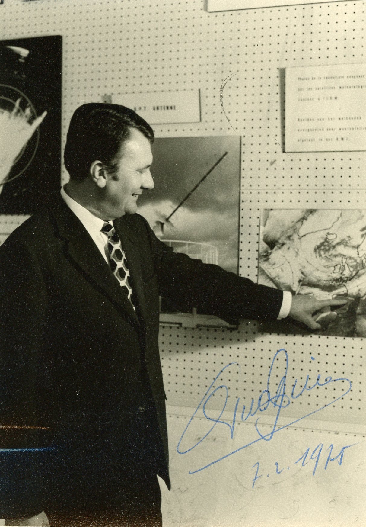 KMI - 20ste eeuw - het KMI op eigen benen